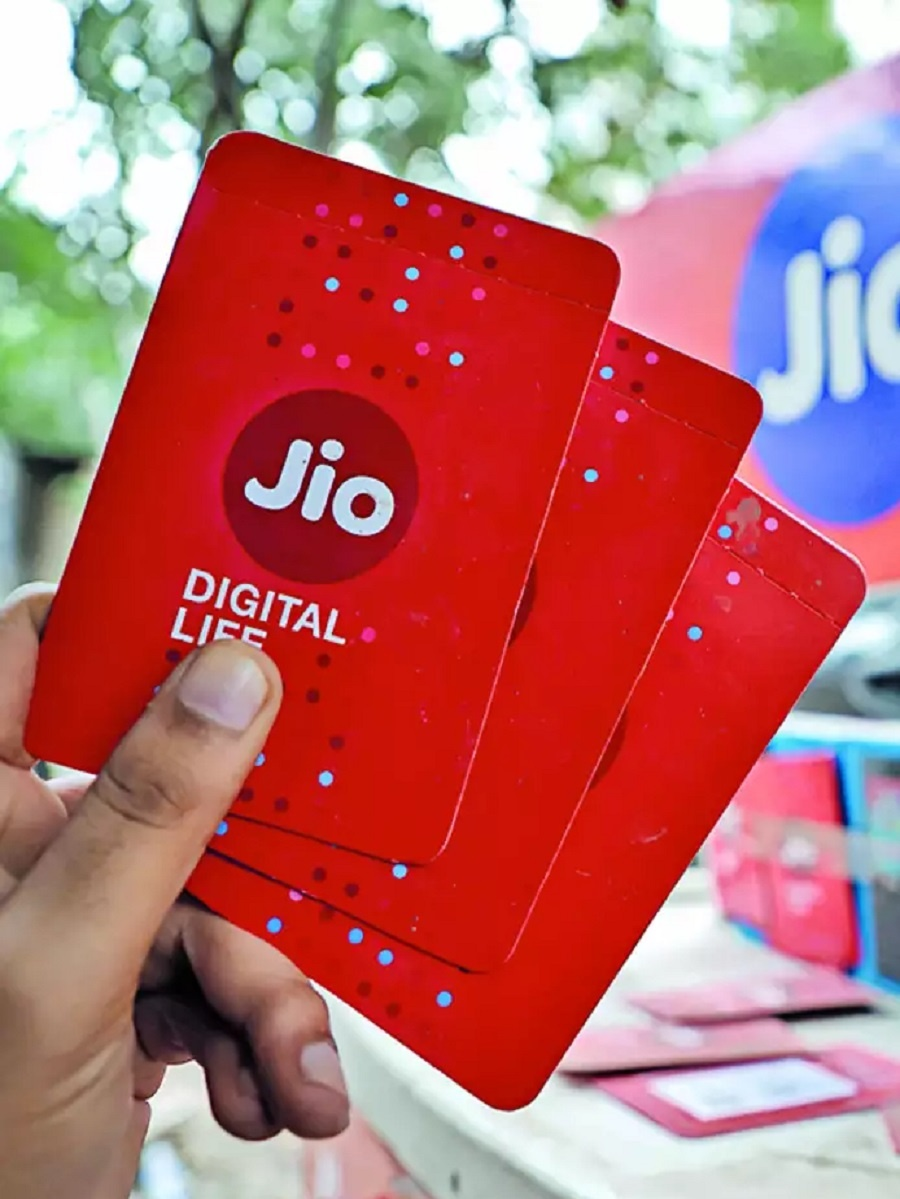 Jio चा जबरदस्त प्लॅन; 895 रुपयांत 336 दिवस कॉलिंग, डेटासह खूप काही...